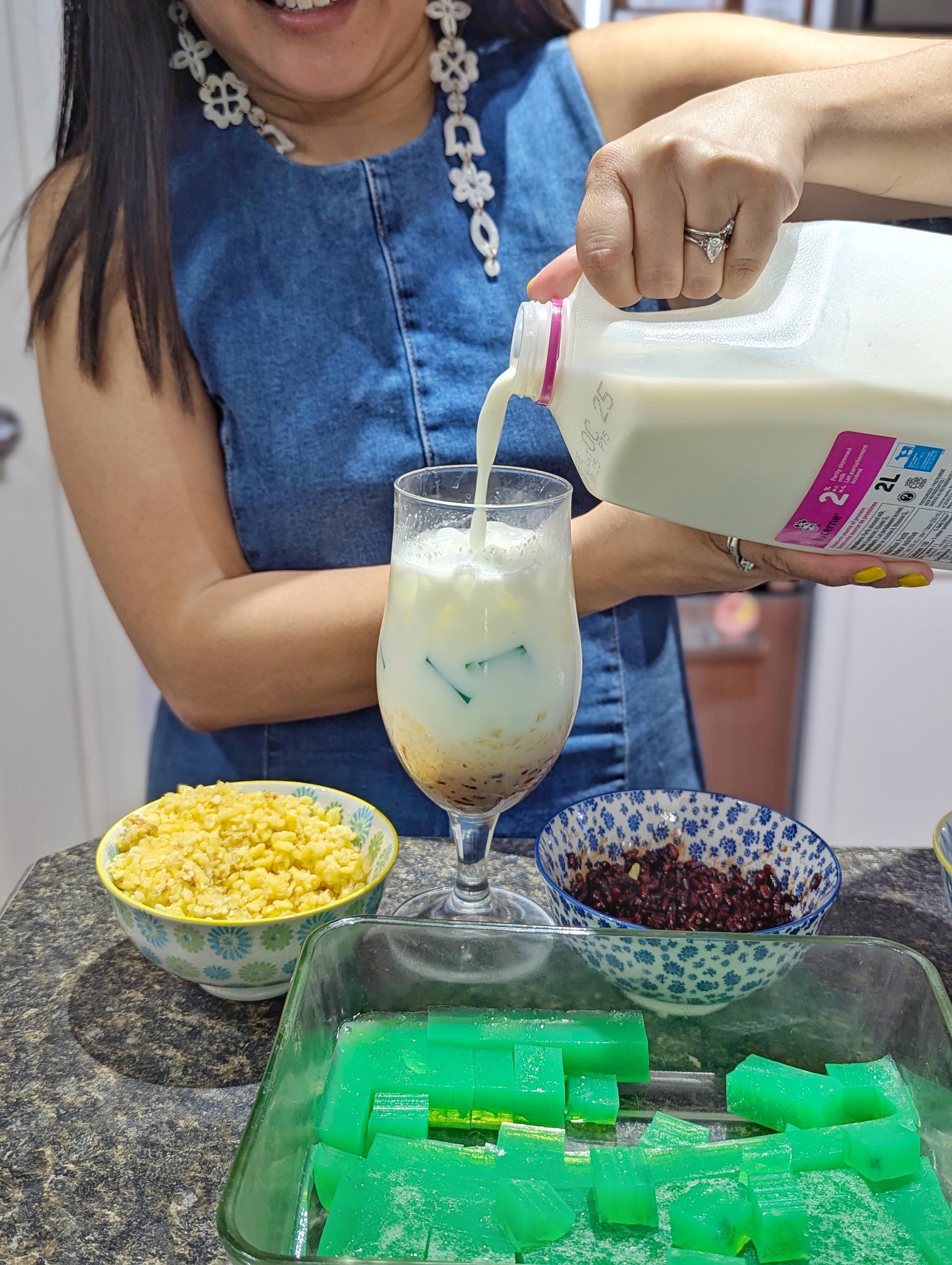 Vietnamese Chè Ba Màu (Three Colour Dessert) - Alberta Milk